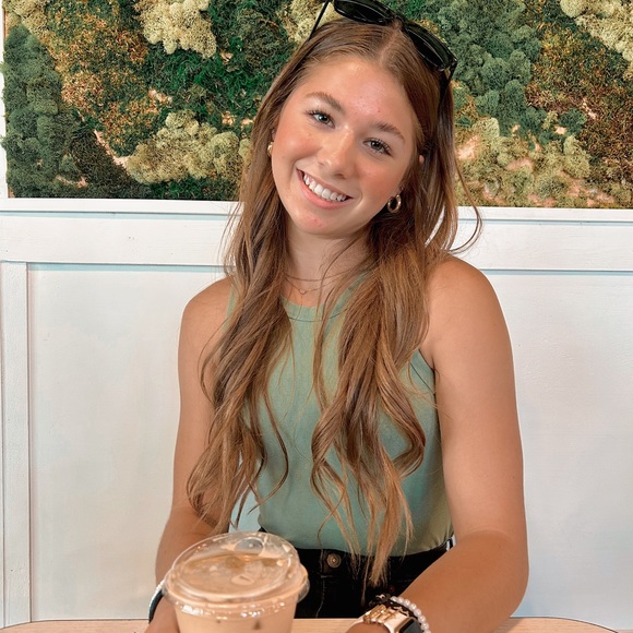 Addison's Closet (@addisonmcconvil) | Poshmark